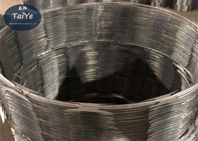 Cross Razor Type Blade Wire Fencing Galvanized Surface Treatment