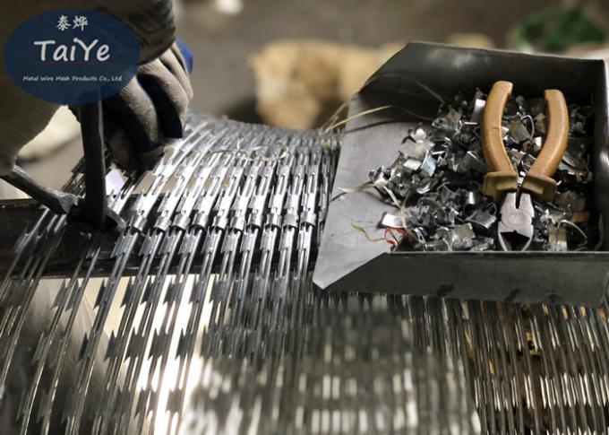 Hot Dipped Galvanized Razor Wire Clips Different Dimension Available